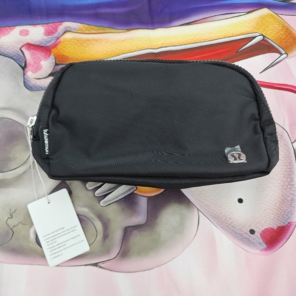 lululemon athletica | Bags | Lululemon Everywhere Crossbody Belt Bag L ...